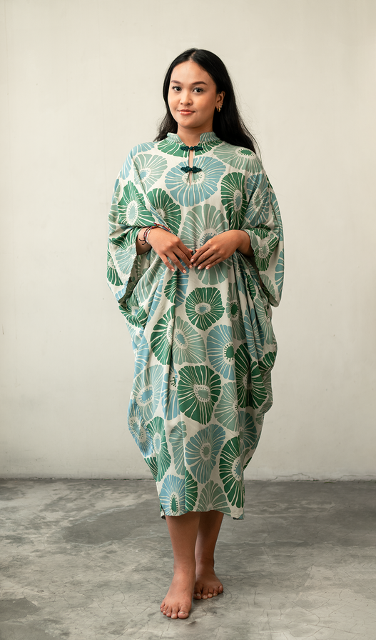 High Neck Kaftan Retro Flowers Moss - (one size) – balizen